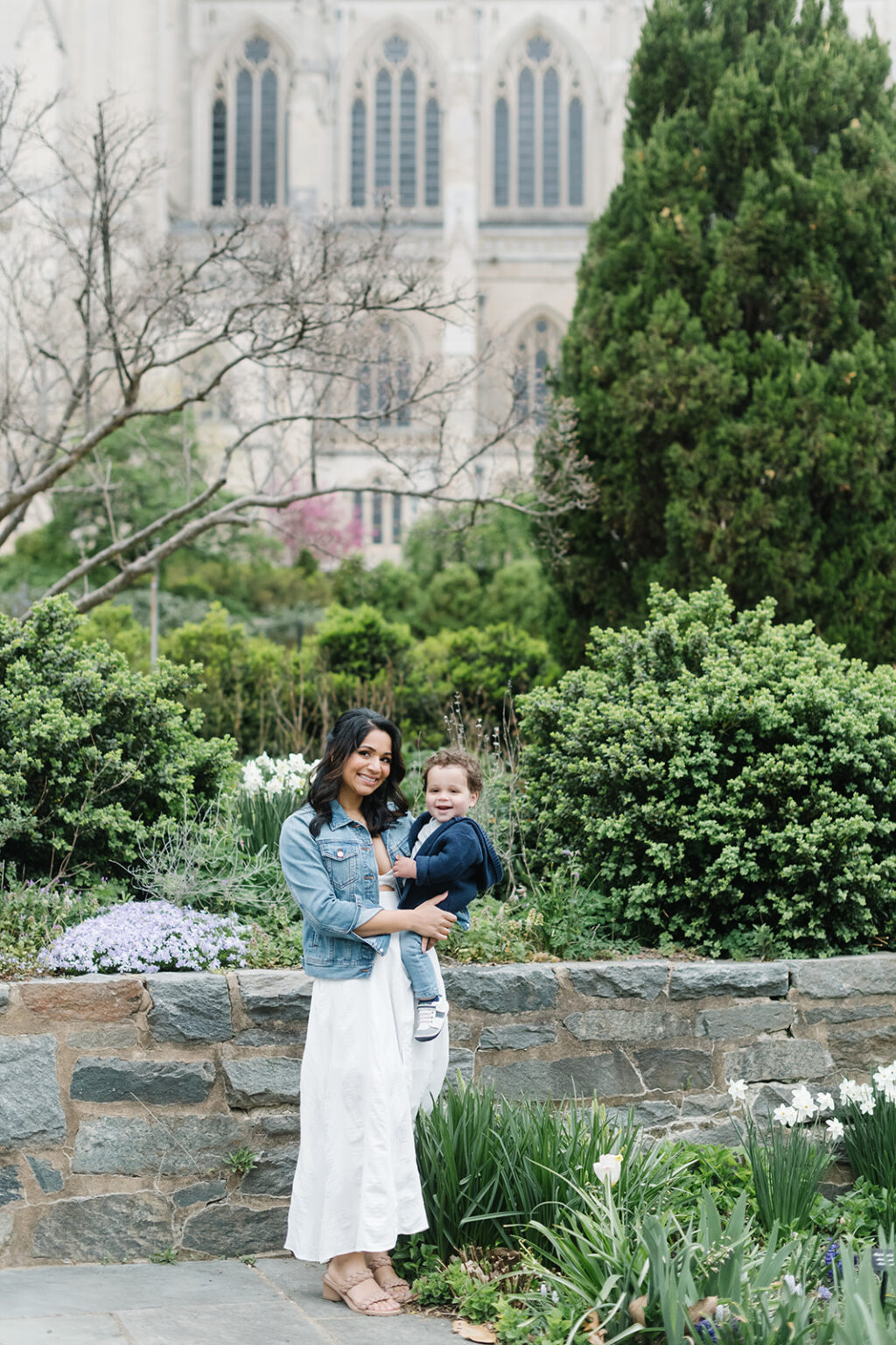 A Dreamy Bishop’s Garden Family Session | Washington, DC Family Photographer ...