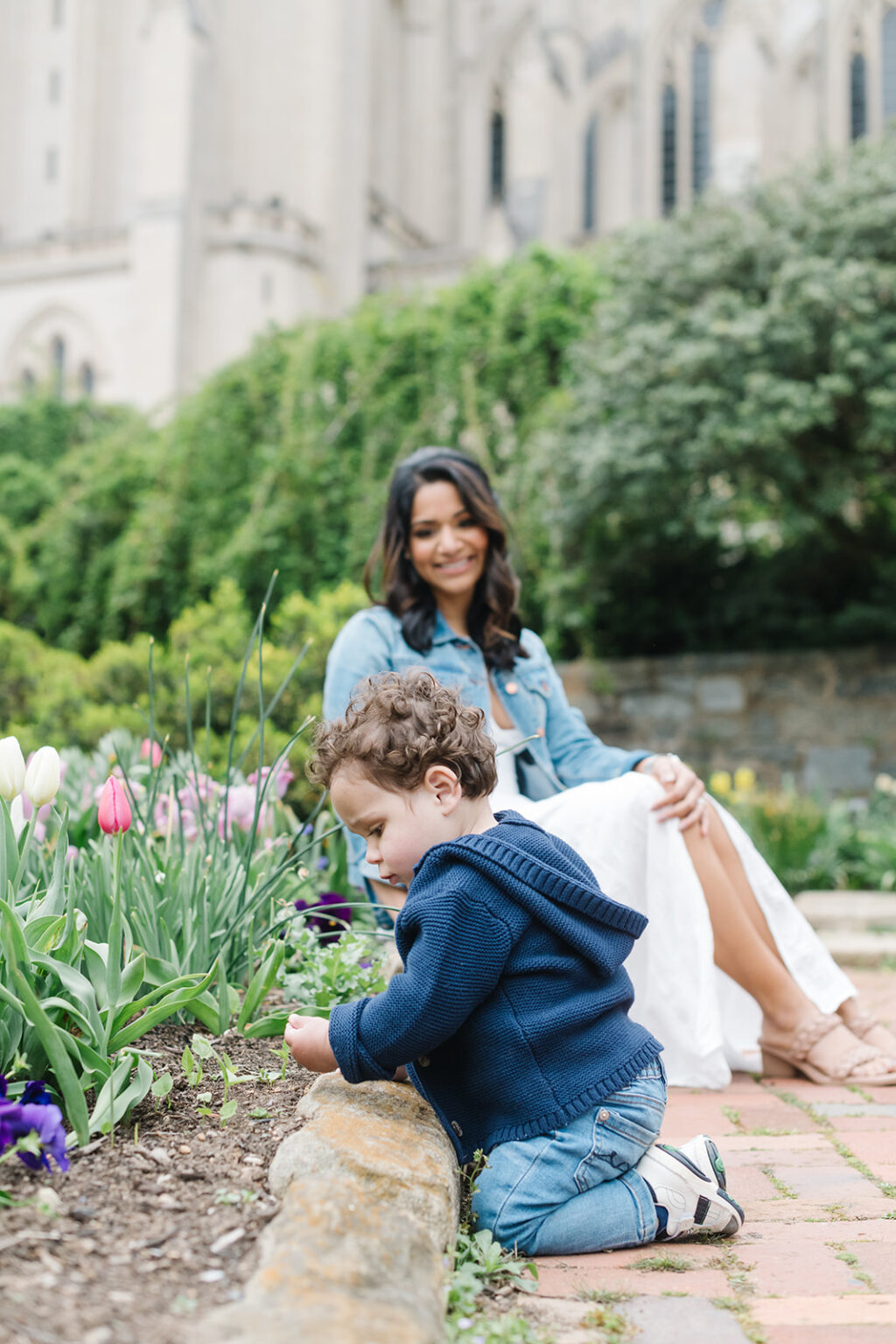 A Dreamy Bishop’s Garden Family Session | Washington, DC Family Photographer ...