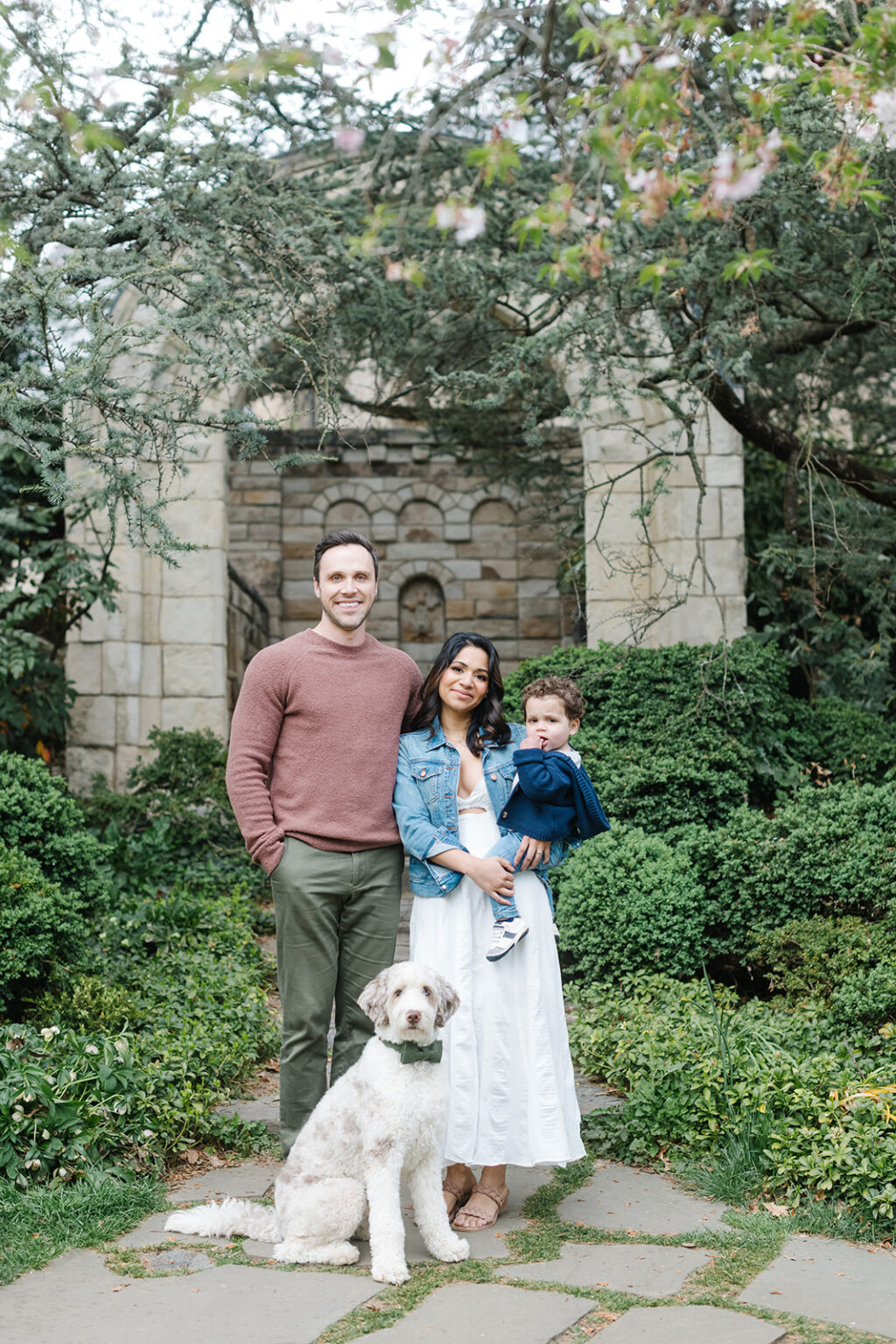 A Dreamy Bishop’s Garden Family Session | Washington, DC Family Photographer ...
